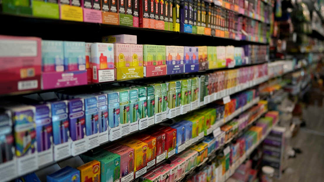 Disposable Pod Device vs. Rechargeable Vape Kit: Exploring the Off-Sta ...